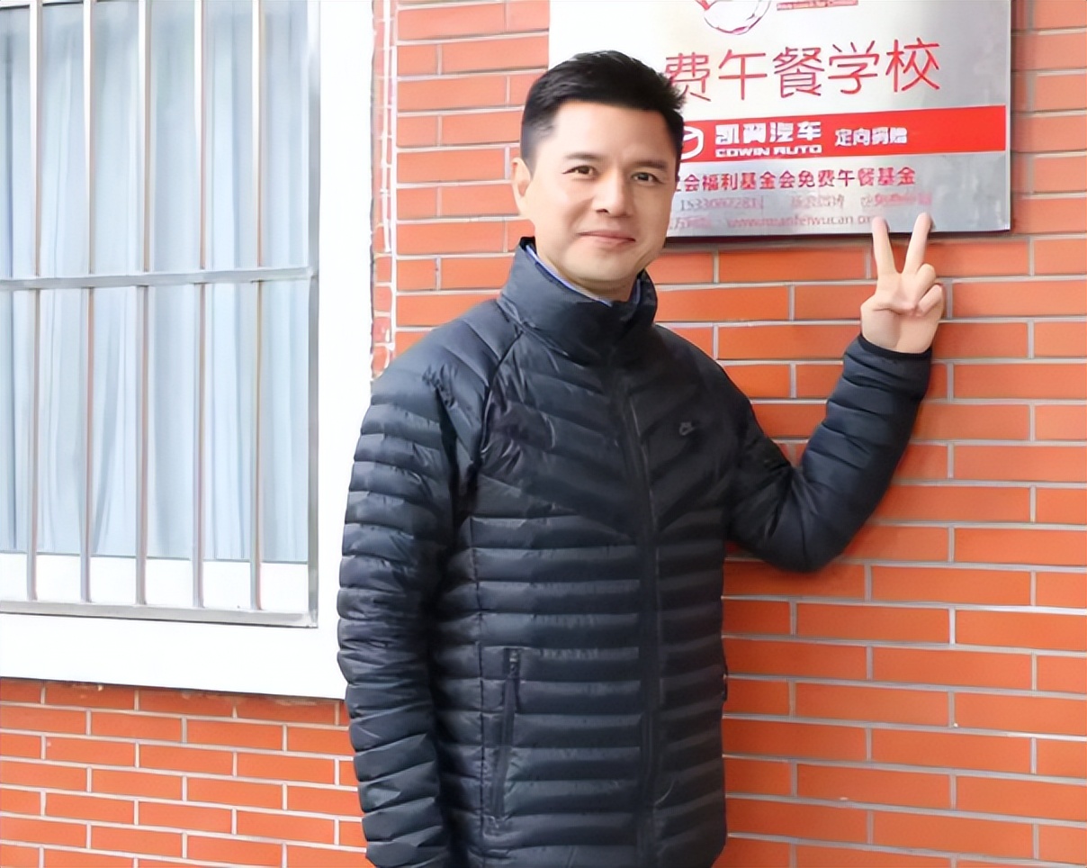 With a good hand and a poor hand, Zhao Pu, who was once loved by CCTV ...