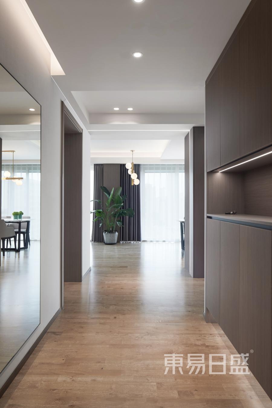 165 square meters of modern minimalist style, the ultimate storage ...