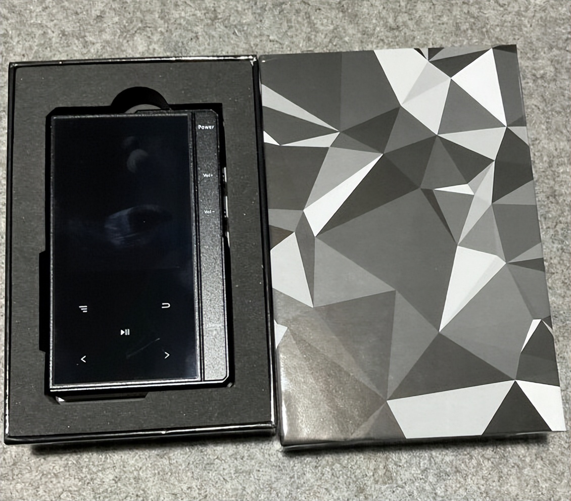 Moonlight Box M1601-32G: A Portable Multifunctional Audio Player - iMedia