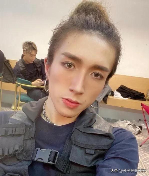 Li Qiyan, a member of the Hong Kong group Mirror, is recovering well ...