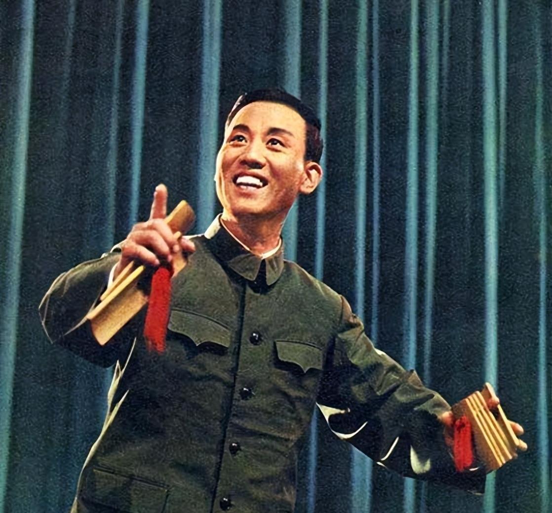 Four of the most popular male and female vocal duos in the 1980s, one ...