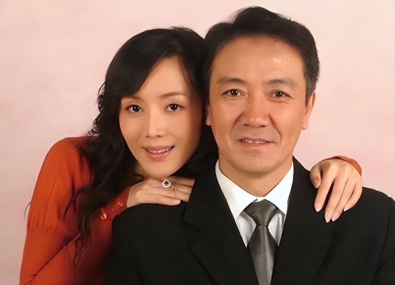 Facts have proved that Li Youbin, who "abandoned his wife and son", has ...
