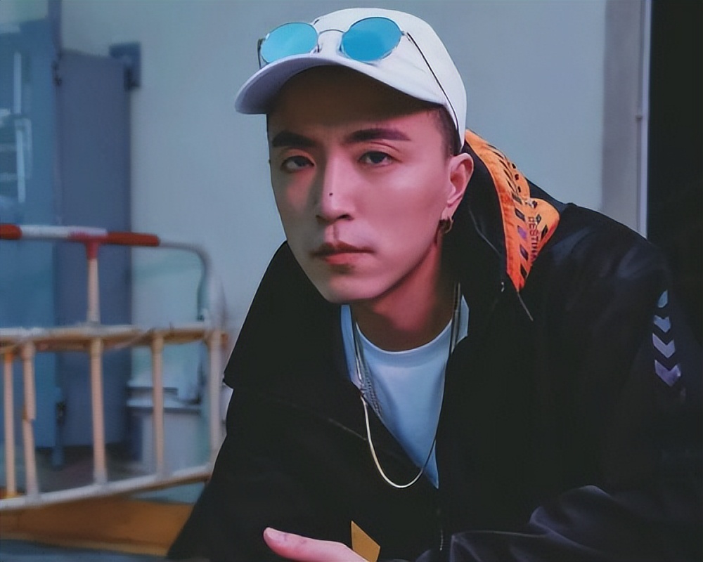 Wang Yuan sang [Don't Guess], why is the original singer Jonyj's response so tactful? - iMedia