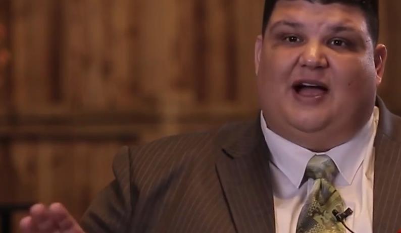 In 2016, a Chinese girl brought her 400-pound American husband on a ...