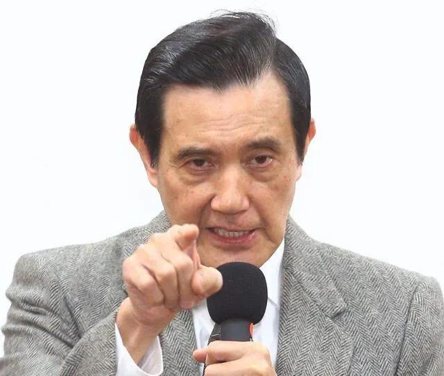Ma Ying-jeou is a big fool, he dares to call himself "president" in ...