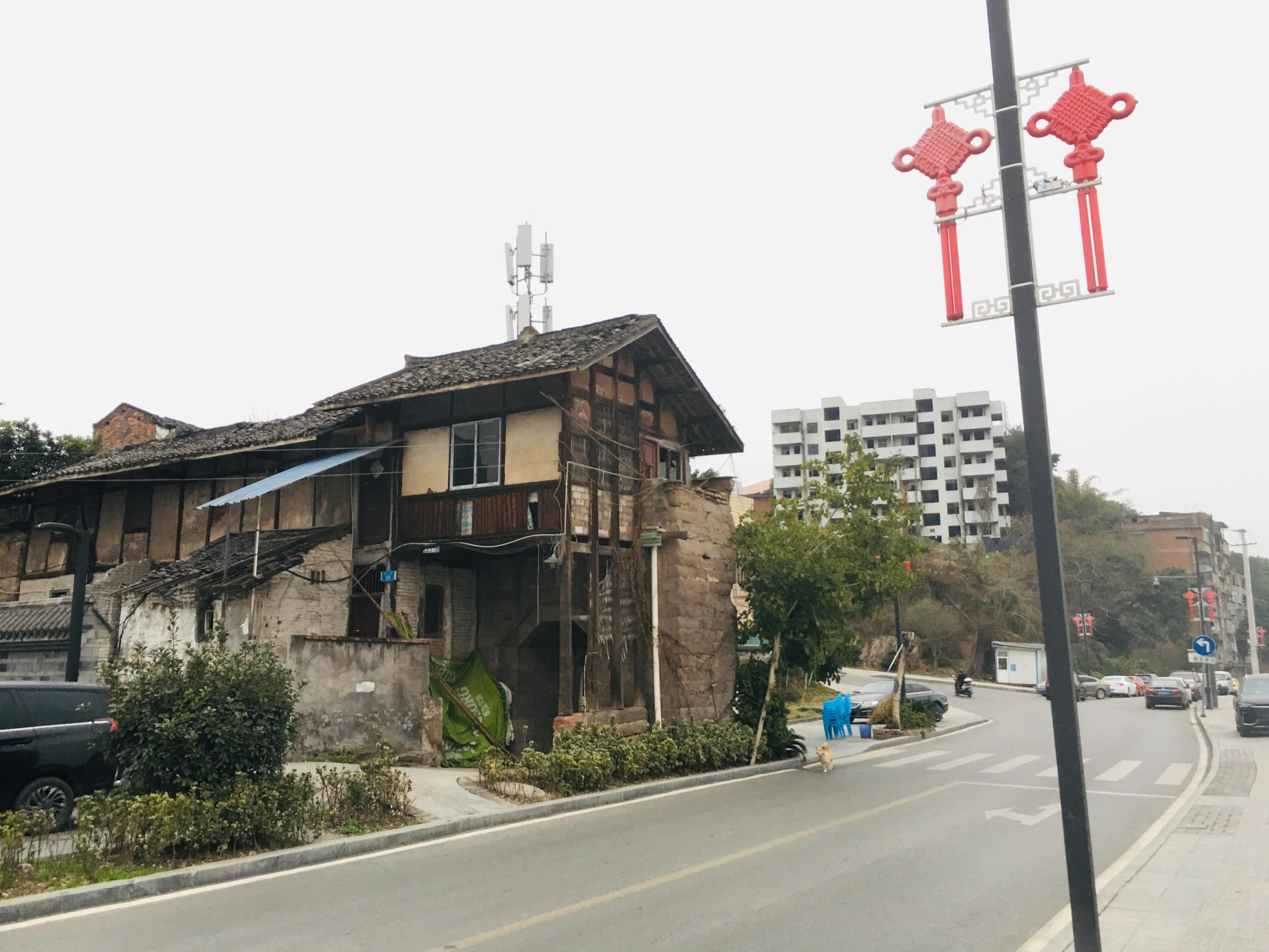 Tour Fushun Ancient City - iNEWS