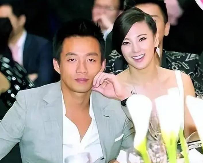 Wang Xiaofei and Zhuang Simin confirm their relationship? Zhang ...