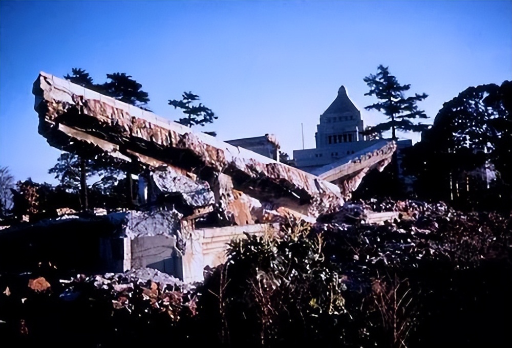 Postwar Reconstruction and Modern Japan: Economic Miracle and Social ...