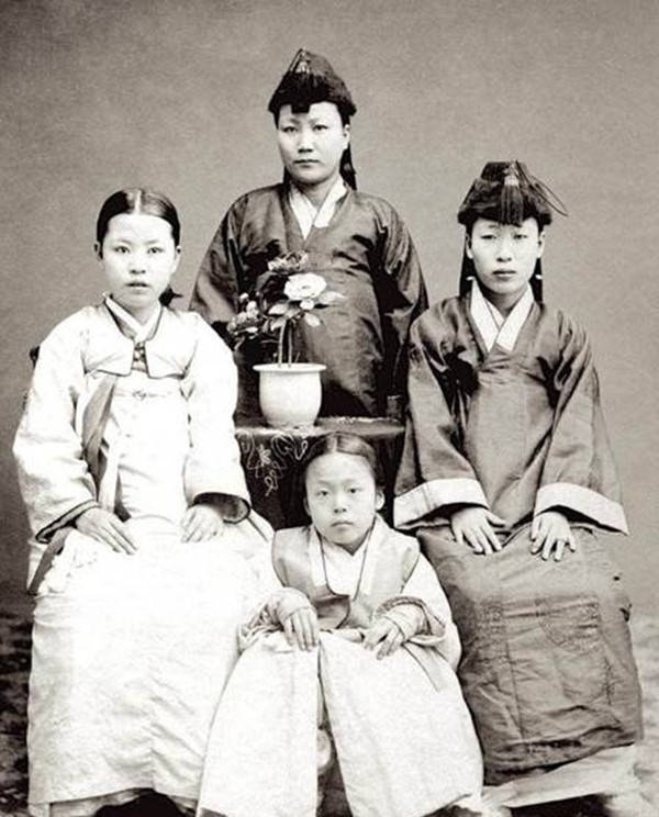 The Political Participation and Influence of Nobles in the Korean ...