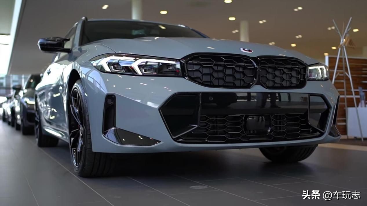 The new top-of-the-line BMW 3 Series M340i station wagon - cement gray ...