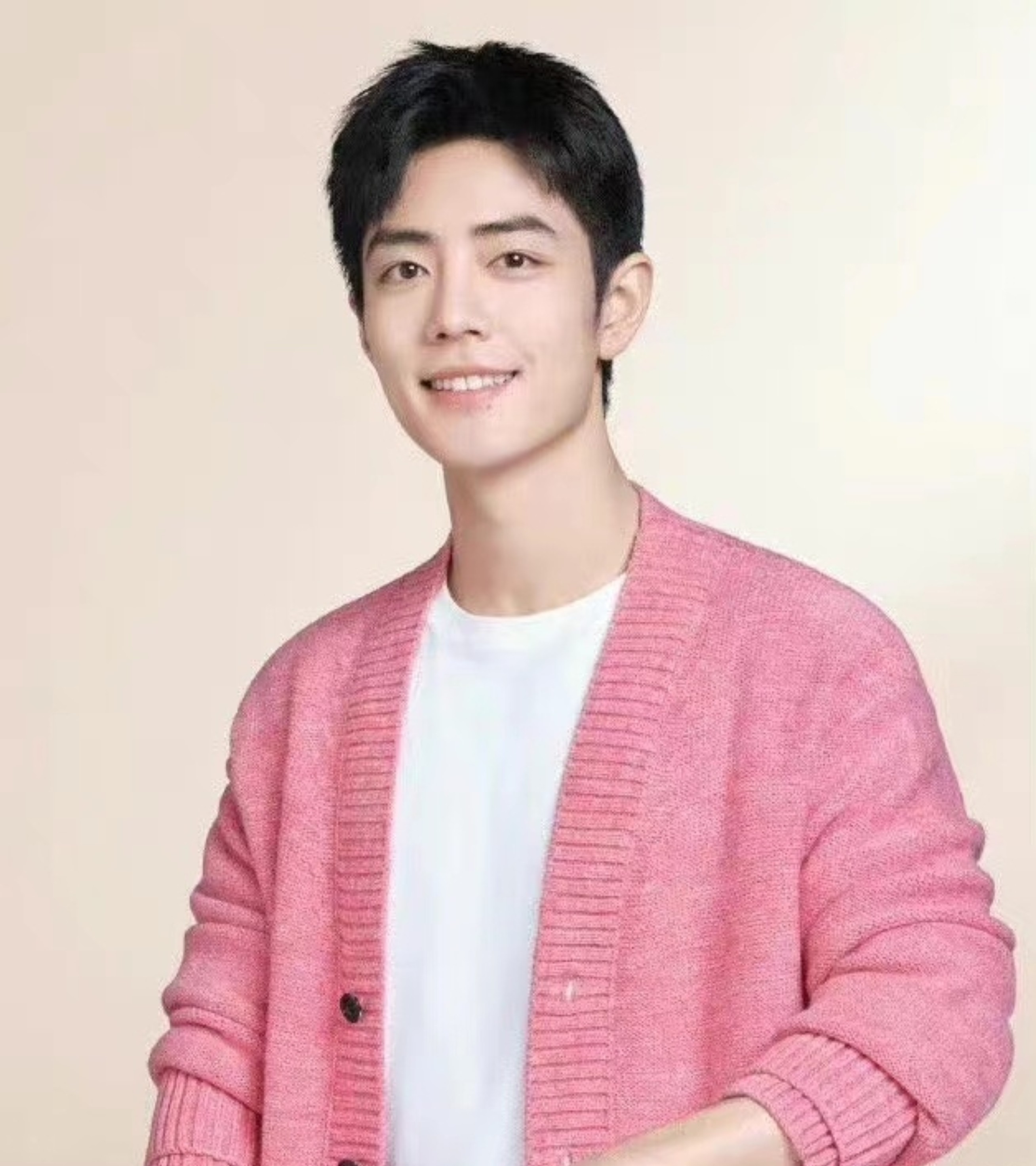 Xiao Zhan's pink sweater - iNEWS