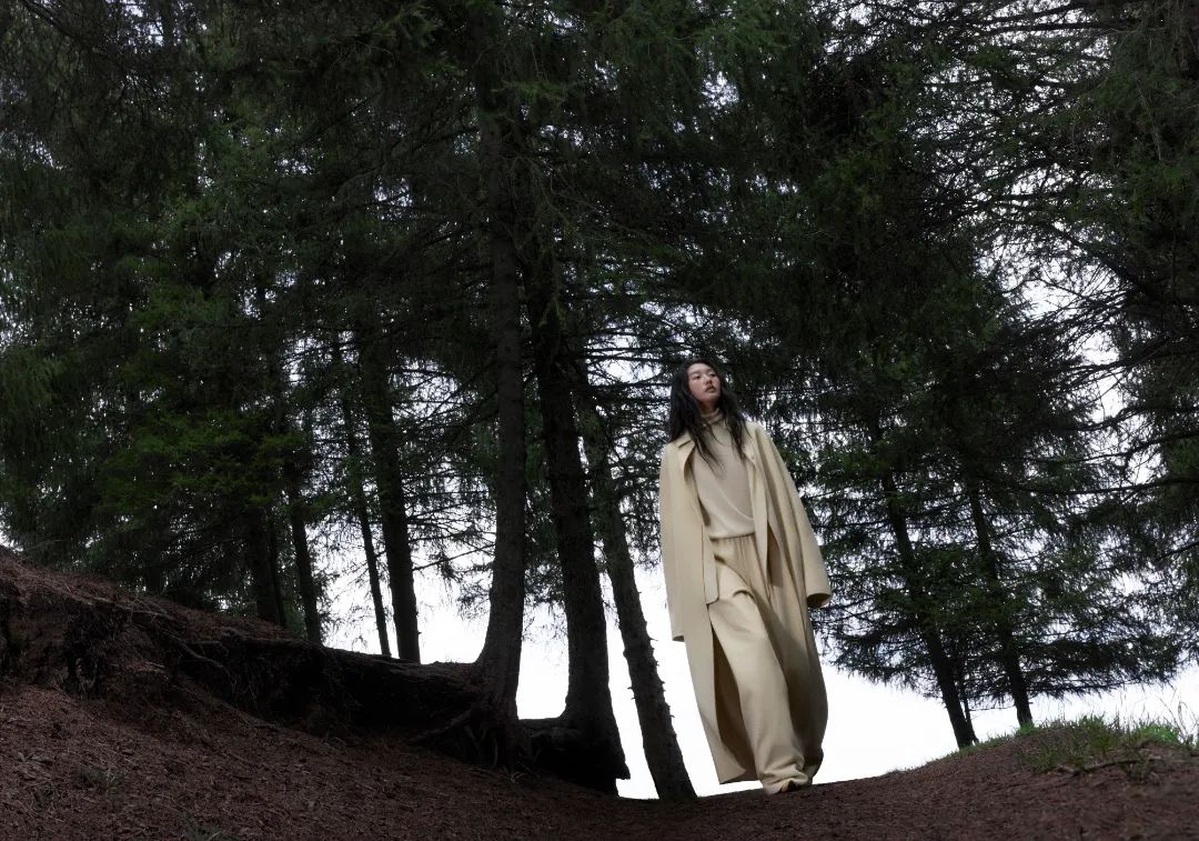 Fiona Sit, Liu Lingzi, and Li Sidani gathered in Tianmuli to stage ...