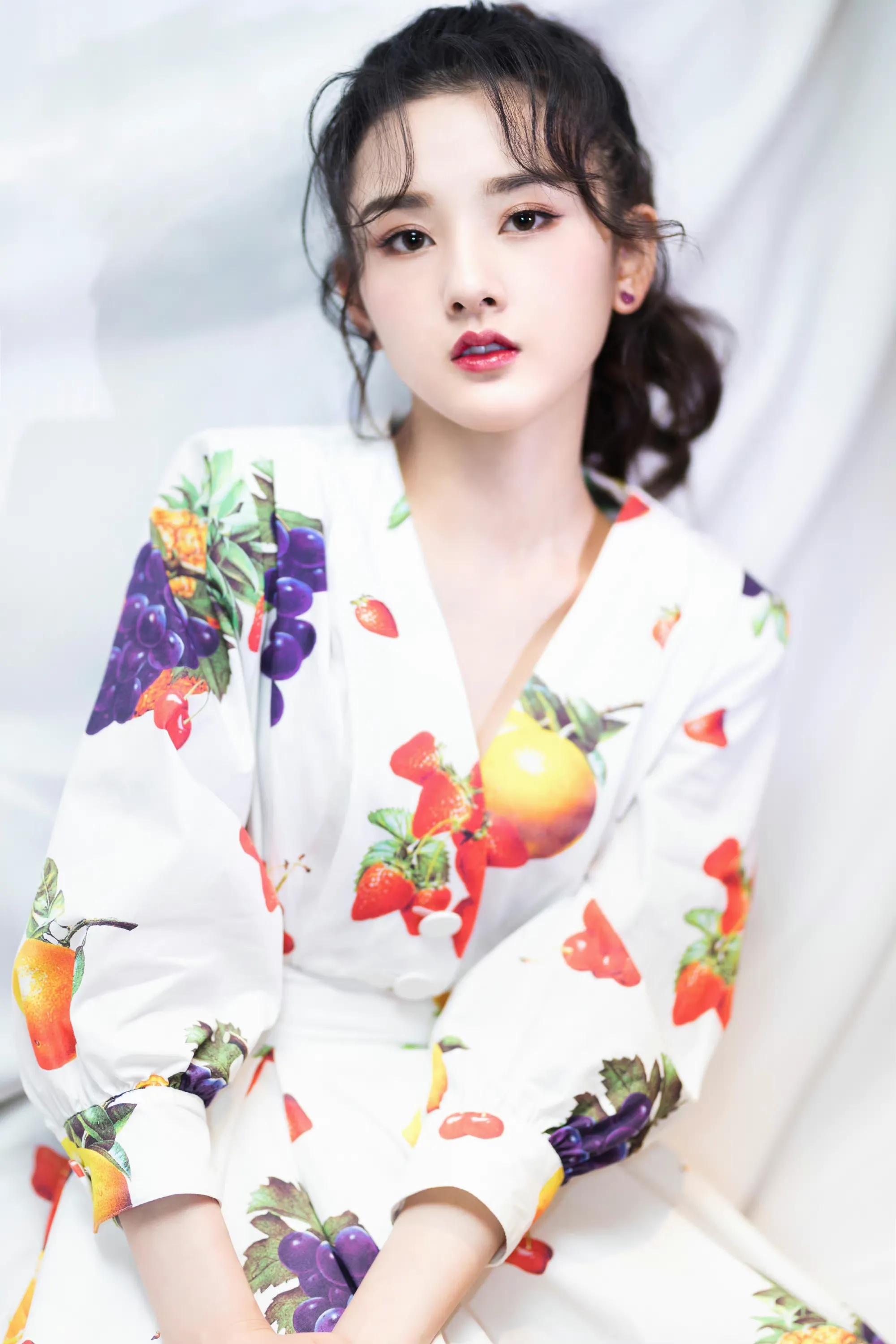 Beautiful picture of Song Zuer - iNEWS