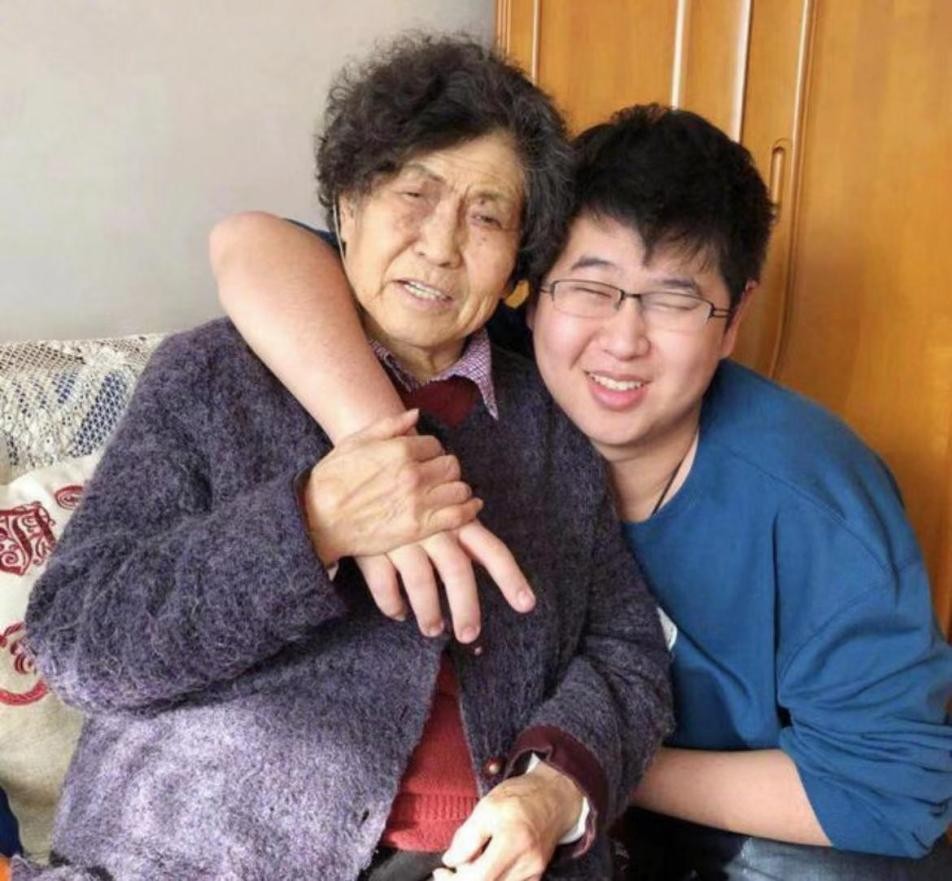 Photographer Wang Wenlan: When his son got sick and divorced Ni Ping ...