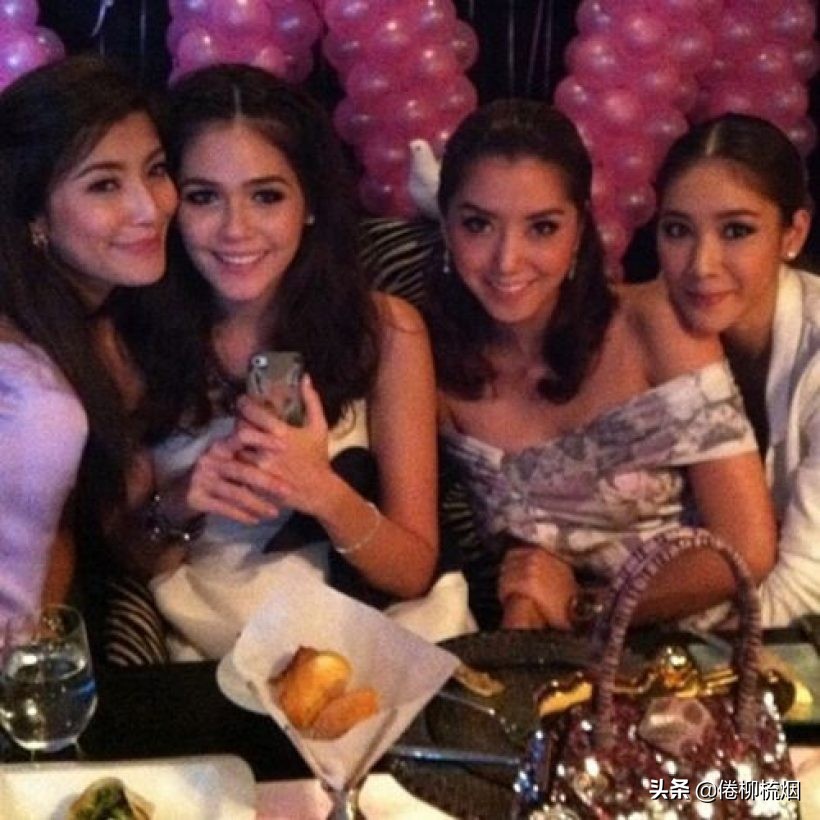 Anna helped clarify that Chompoo didn't attend Tangmo's funeral because ...