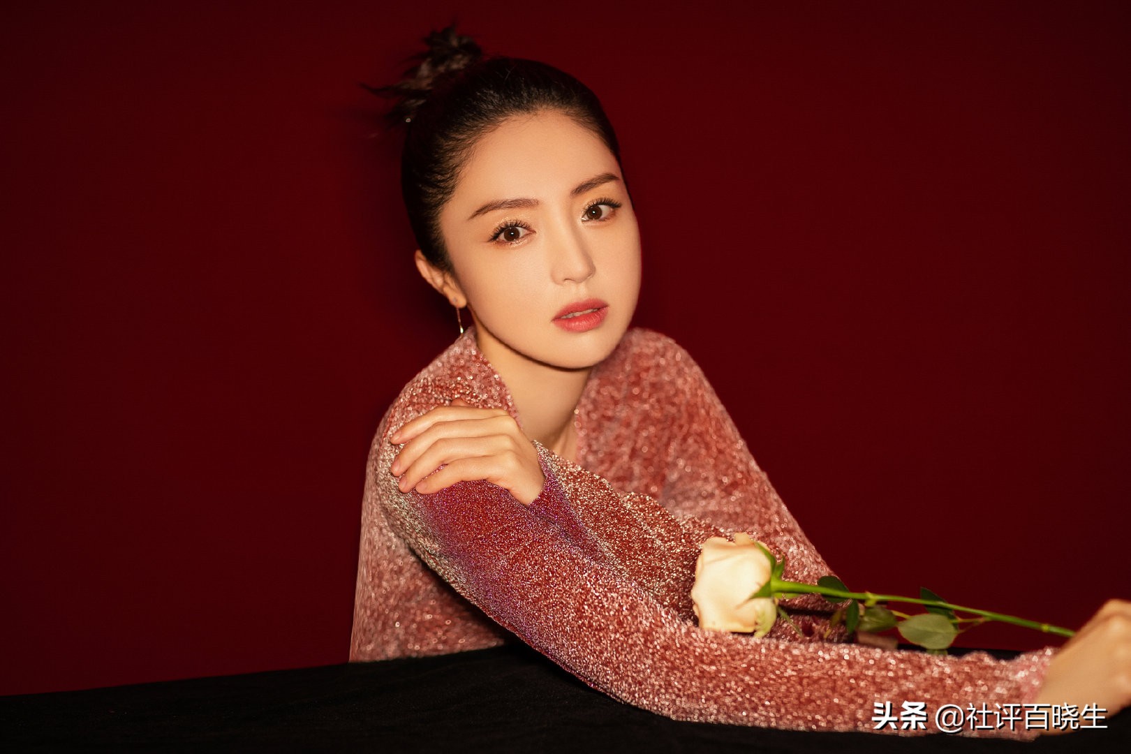 Long Dongxuan, the snowflake goddess of fashion and sensibility - iNEWS