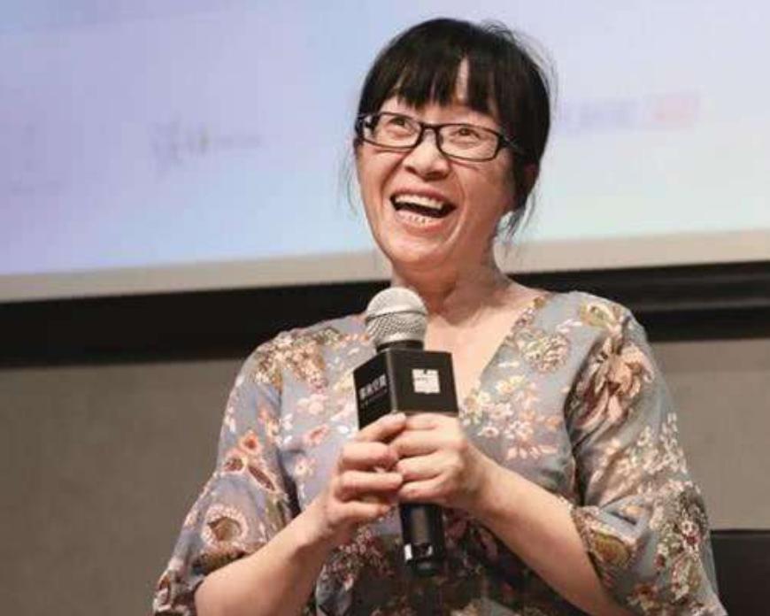 Yu Xiuhua's "Untitled" love poem is full of infectious power - iNEWS