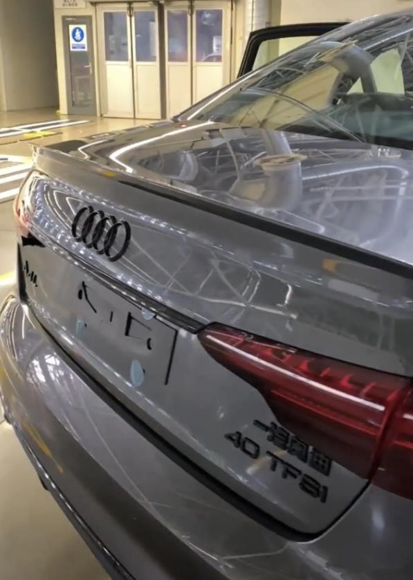 The real car of 2023 Audi A4L starry night appeared! With 2.0T, the sense of movement is ...