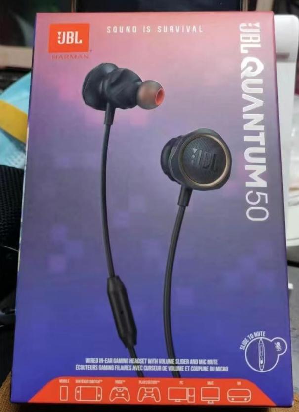 A gaming headset with realistic and natural sound quality, which helps ...