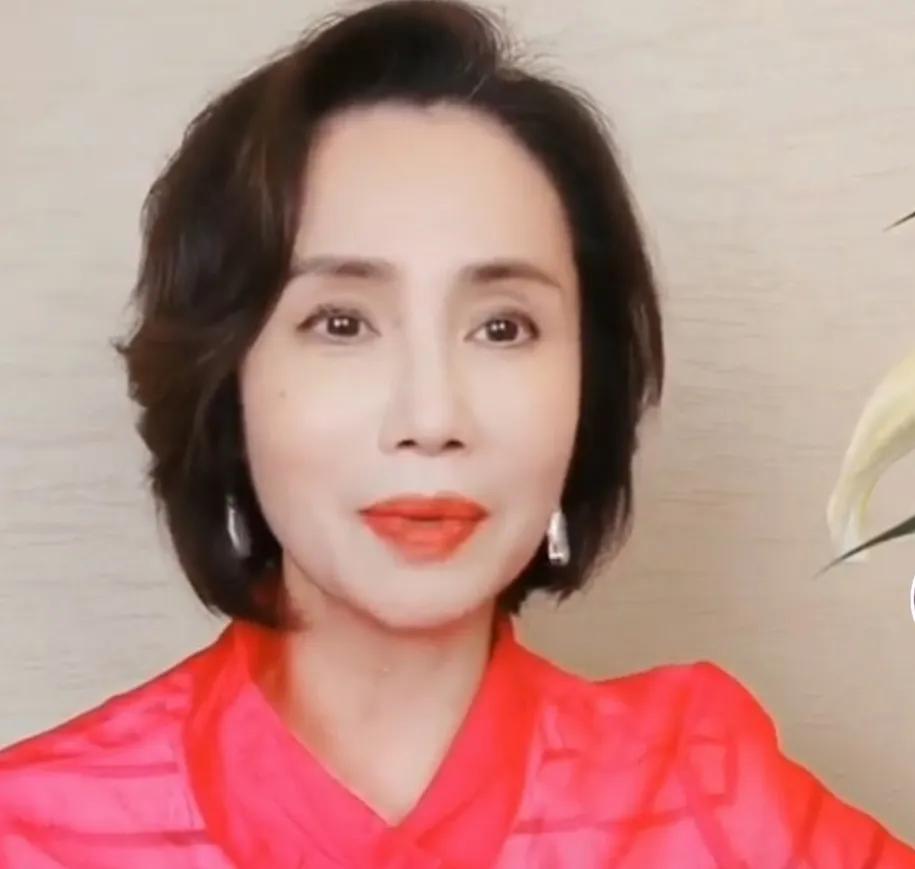 CCTV anchor Xu Li, married a famous family with his son, and a second ...