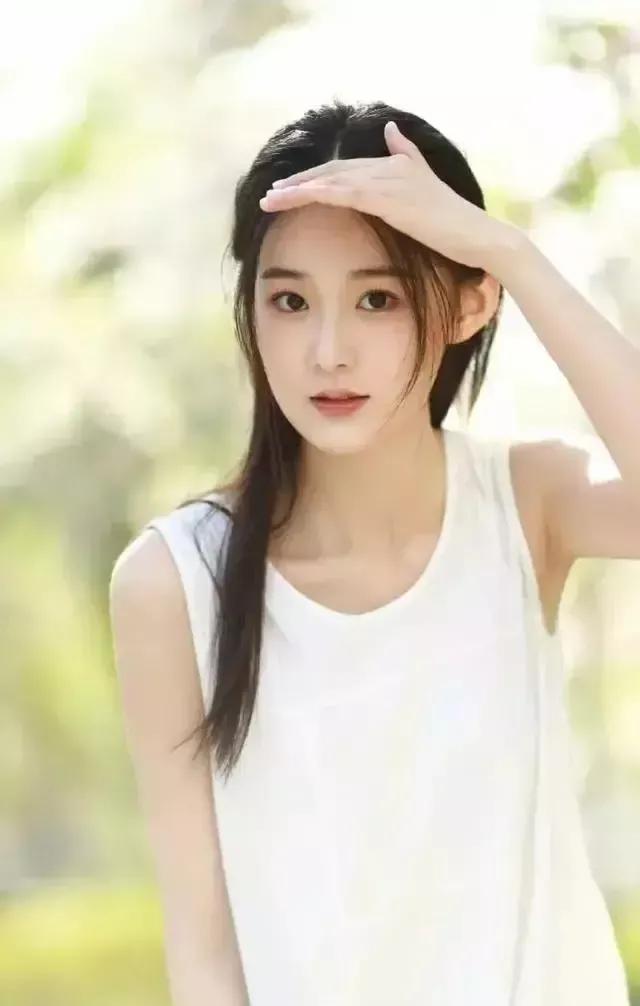 Amazing new star Shao Yuqi - iMedia