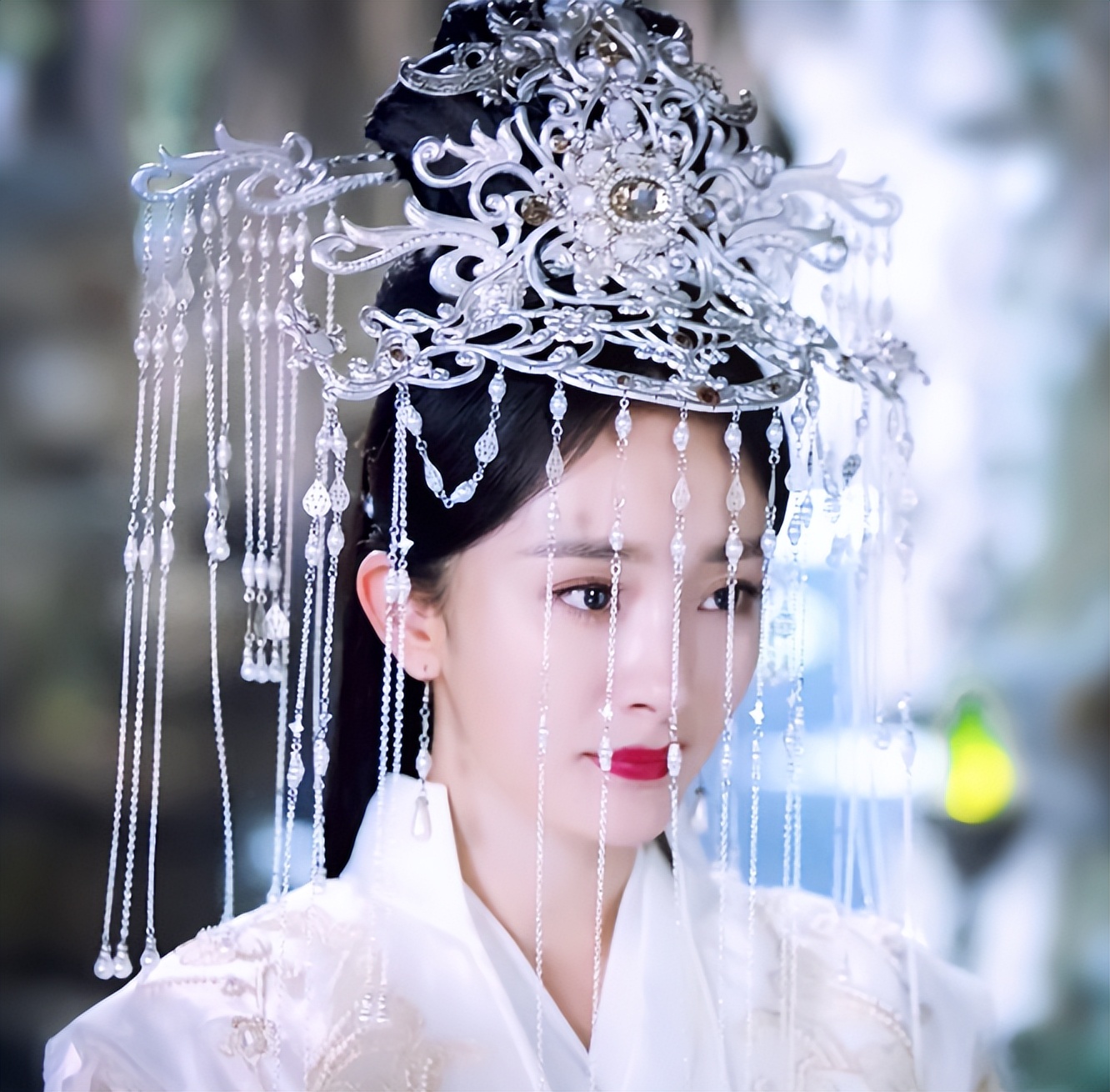 Take a look at the ancient wedding dresses in old Hong Kong movies—an ...