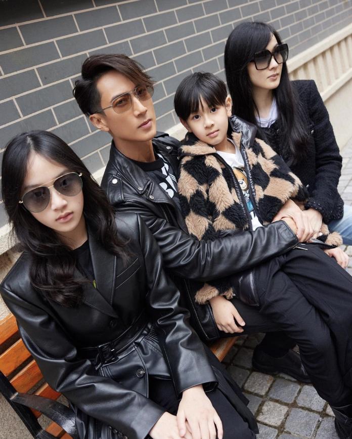 Wu Zun posted a photo in Hengdian, a family of four looked cold like a spy, and 12-year-old ...