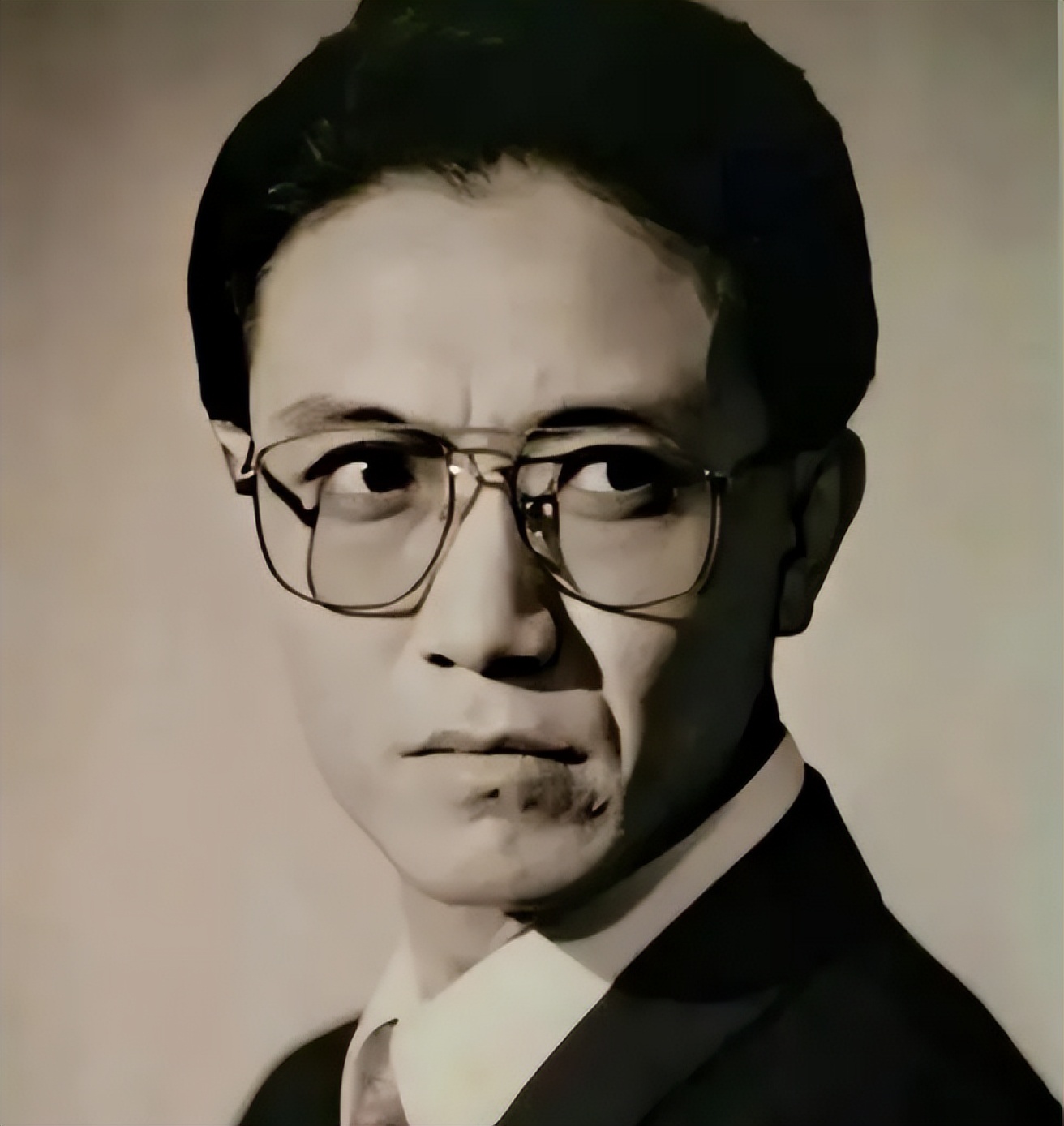 Li Youbin: Married Shi Lanya, who was 13 years younger and three ...