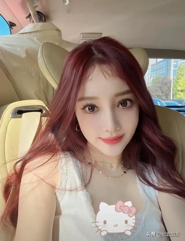 40-year-old Li Xiaolu has changed again!Cut the dog and chew on the ...