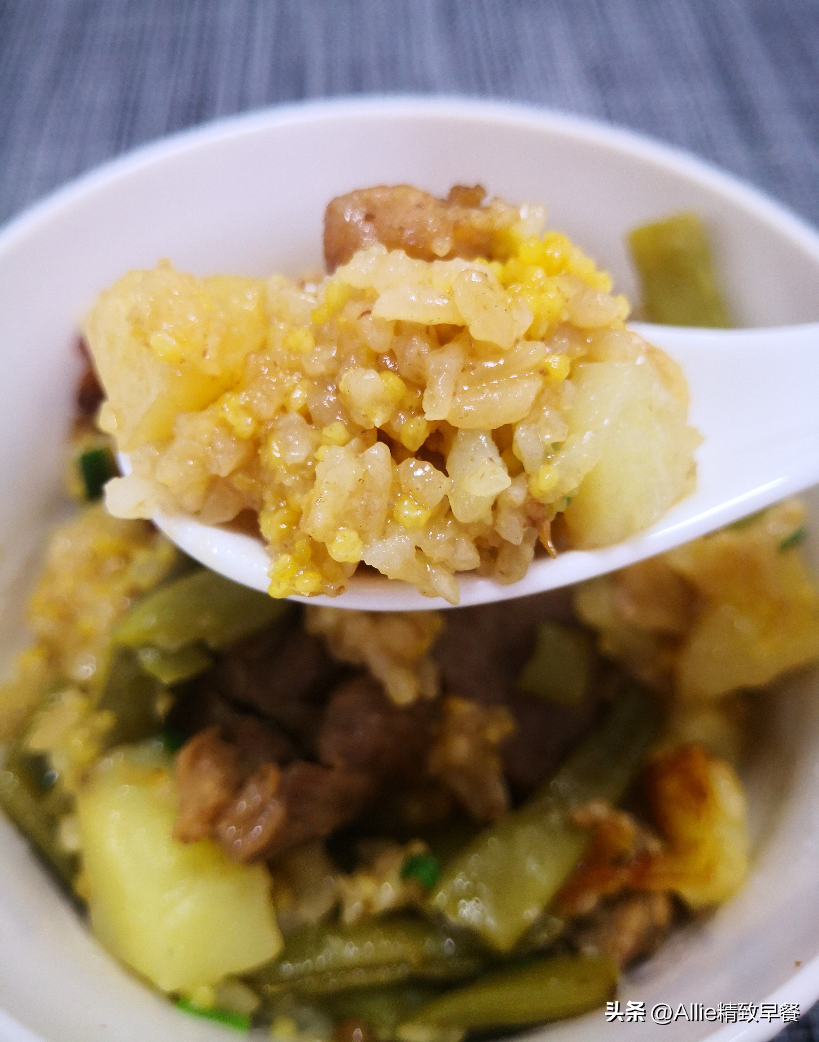 When you don't want to cook, try this lazy stewed rice. It has rice ...