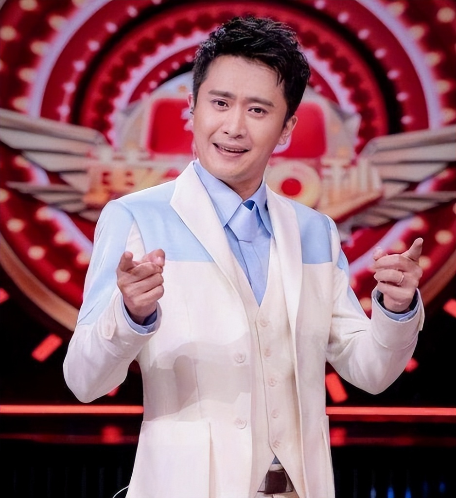 The 41-year-old "CCTV celebrity" Yang Fan has completely embarked on ...