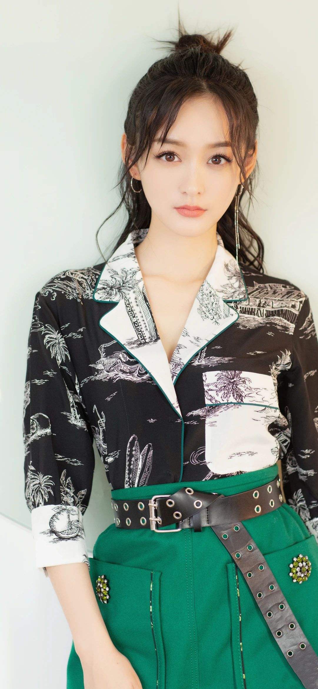 He Hongshan just officially announced her relationship, but her ...