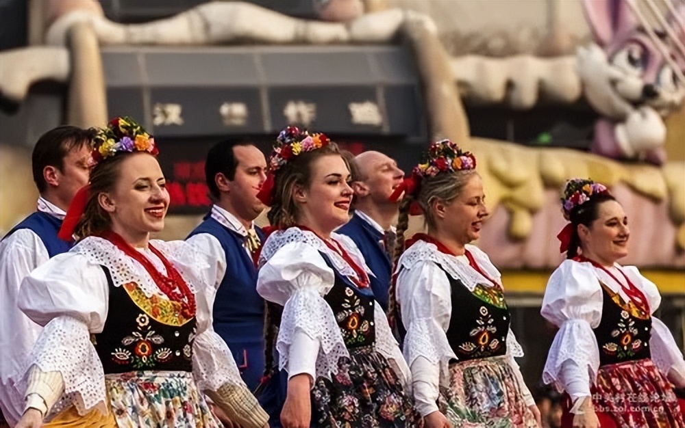 classic work! Polonaise dance is known as the dance of the upper class ...