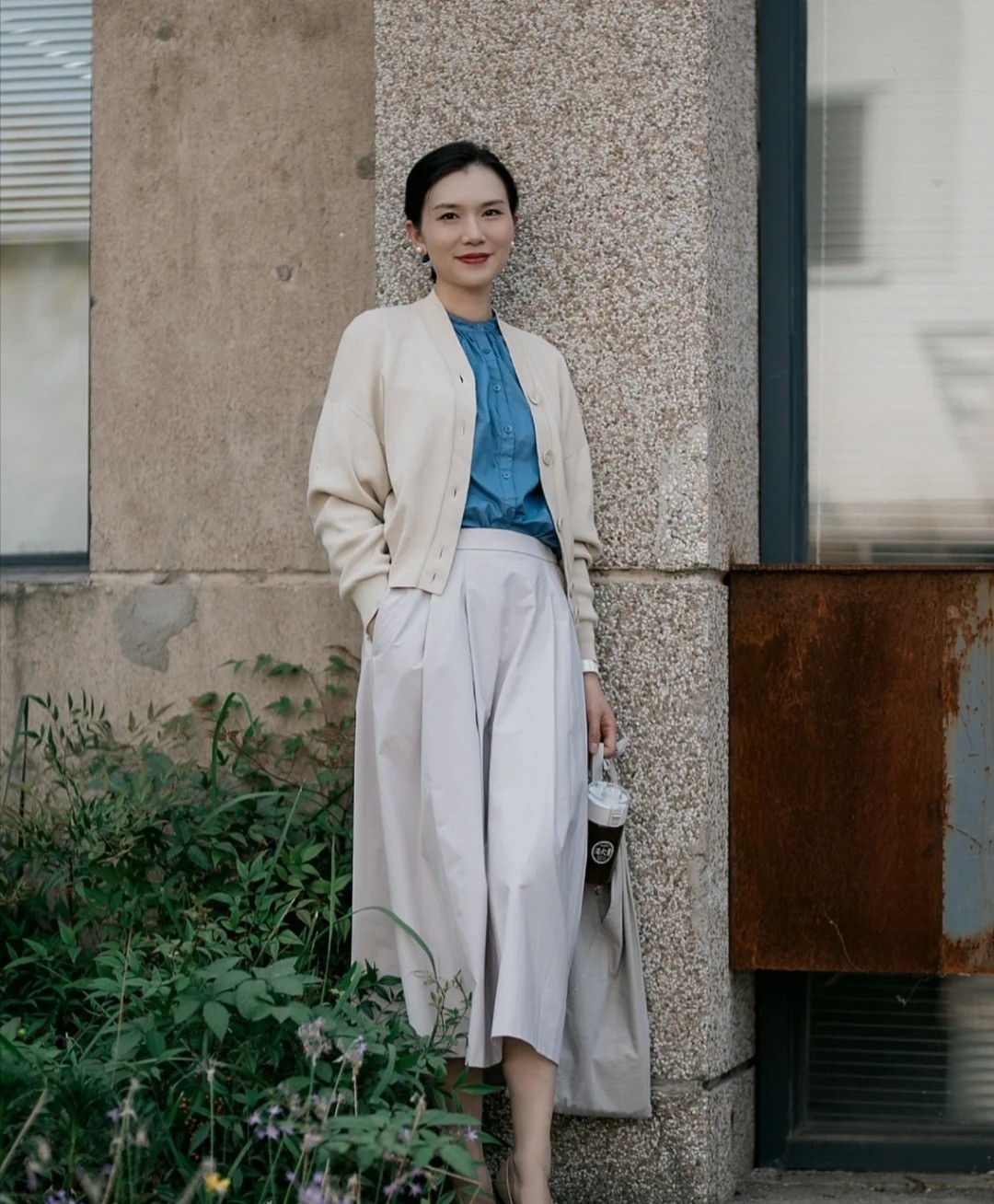 Middle-aged women don't always wear black, white and gray!Try these ...