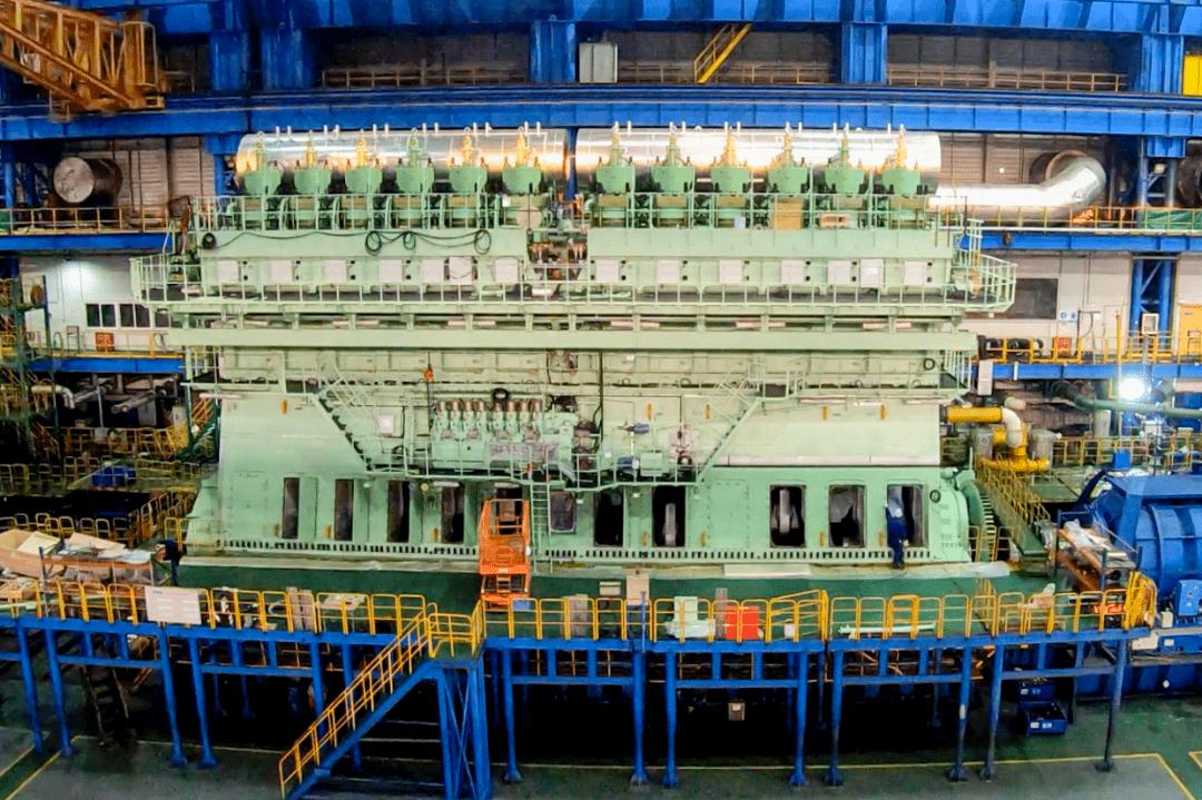 The world's largest engine, with a height of 5 floors and a weight of ...