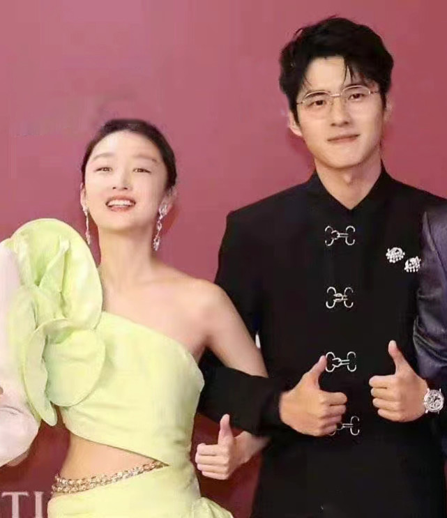 Zhou Dongyu and Liu Haoran revealed that they have been in love for two ...