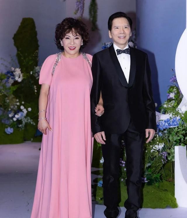 Jam Hsiao held a wedding, with Xiang Huaqiang, Xiang Tai, Jia Jingwen ...