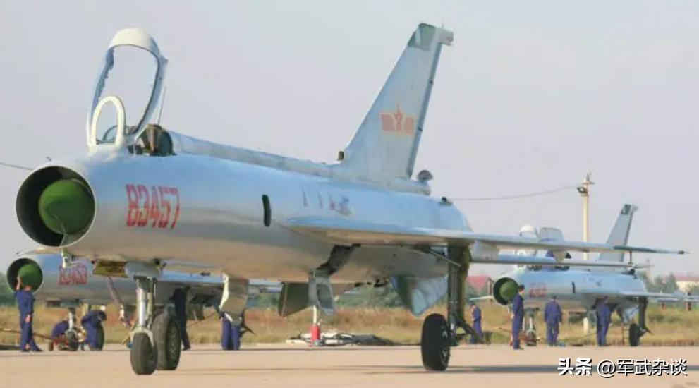 The first heavy fighter jet of the Chinese Air Force, with 12 types of ...