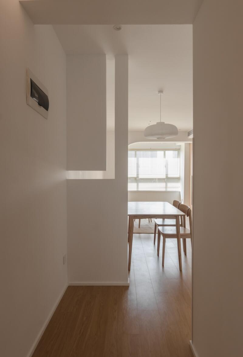 Her new home of 63 square meters is "empty". This kind of pragmatic ...