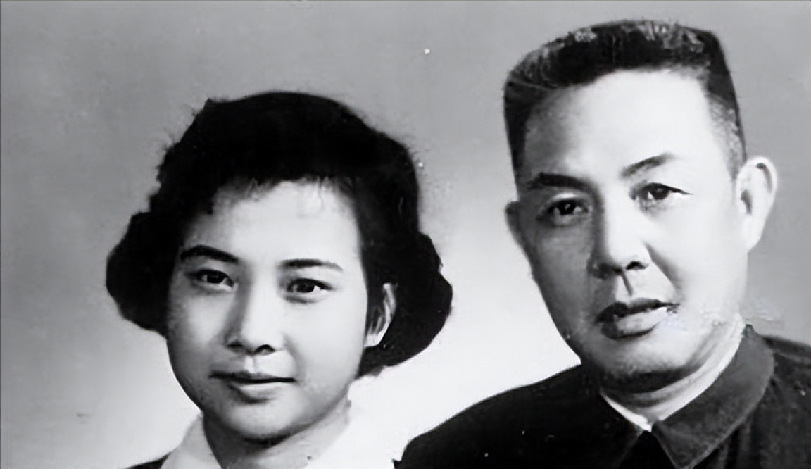 Admiral Su Zhenhua is an actor in the Chinese industrial troupe, and ...