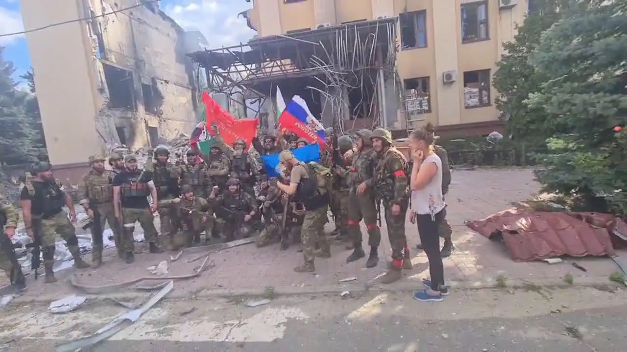 The Russian army won Lisichansk, Ukraine lost a little red eye, and ...