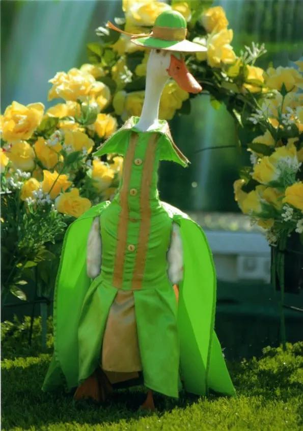The annual duck fashion show in Sydney, Australia - iNEWS