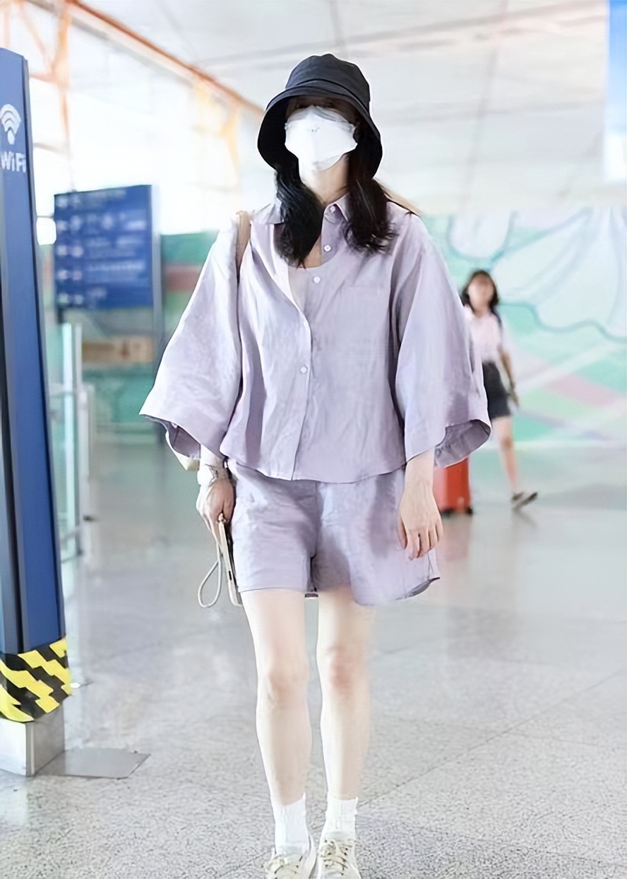 It's good to be thin. Jiang Xin's body is wrinkled and looks good. Her ...