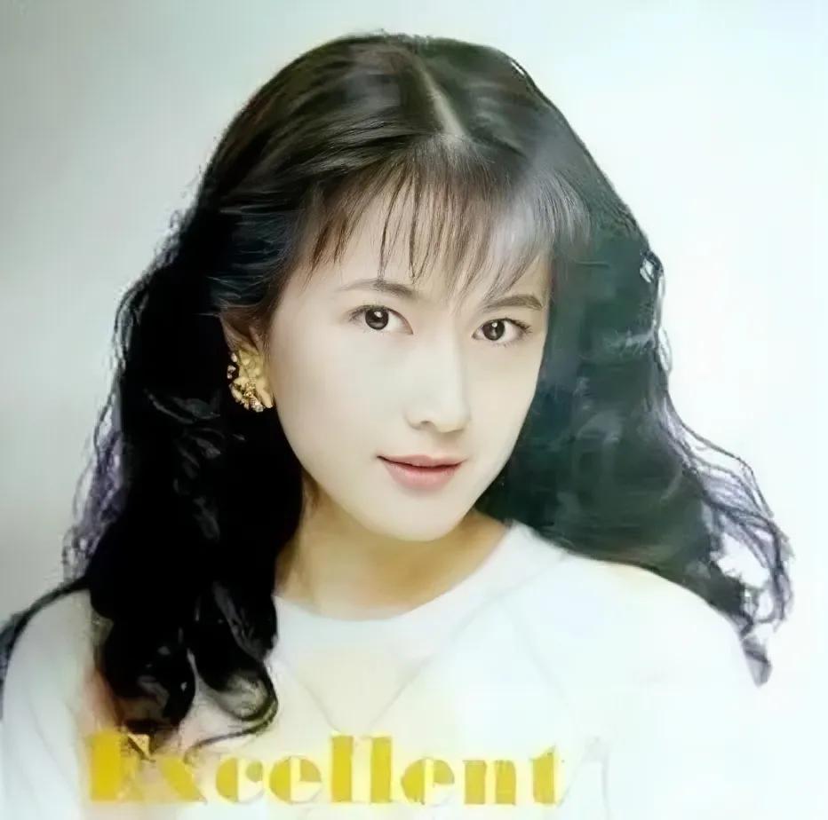 Ge Weiru: [A Fairy Wife] The most beautiful hostess, married into a ...