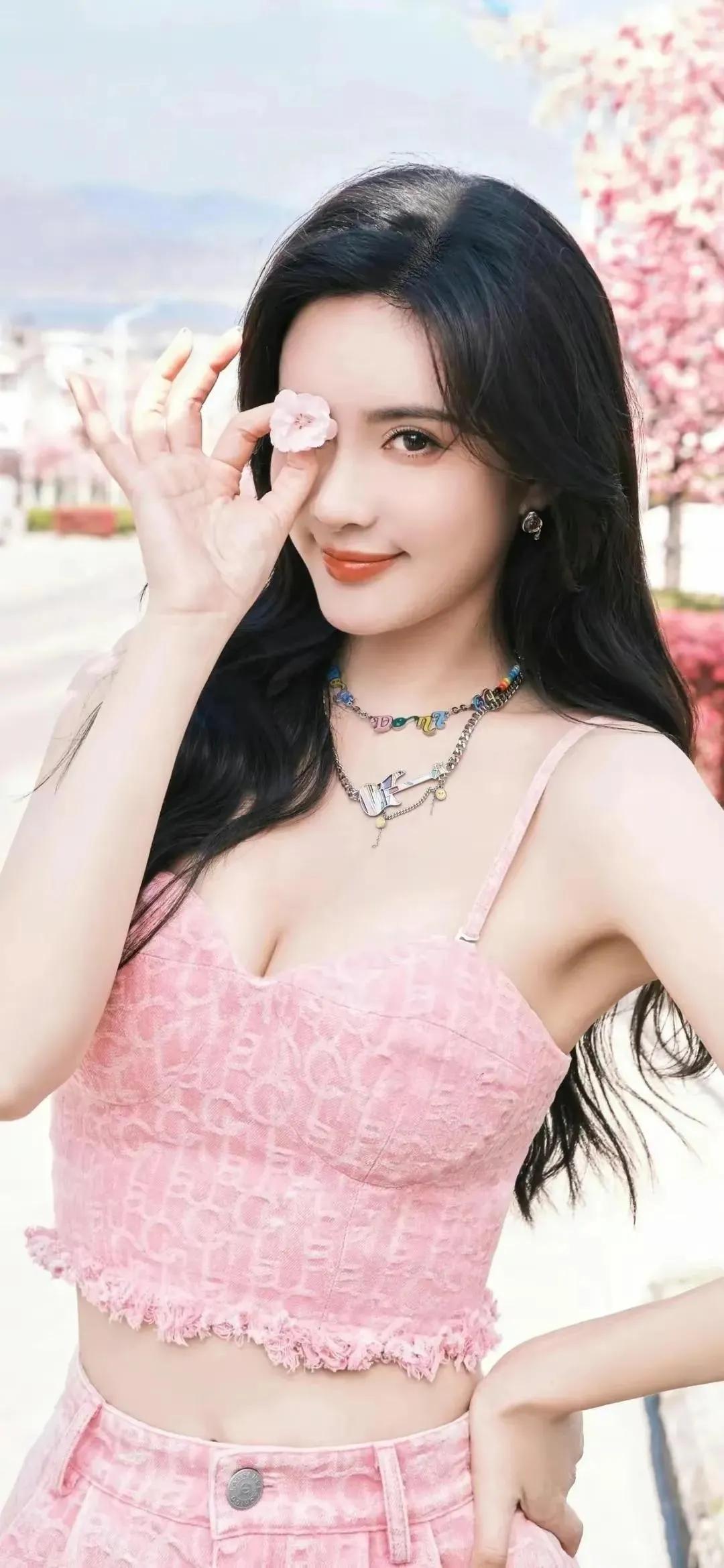 The stunning photo of the goddess Mencius - iMedia