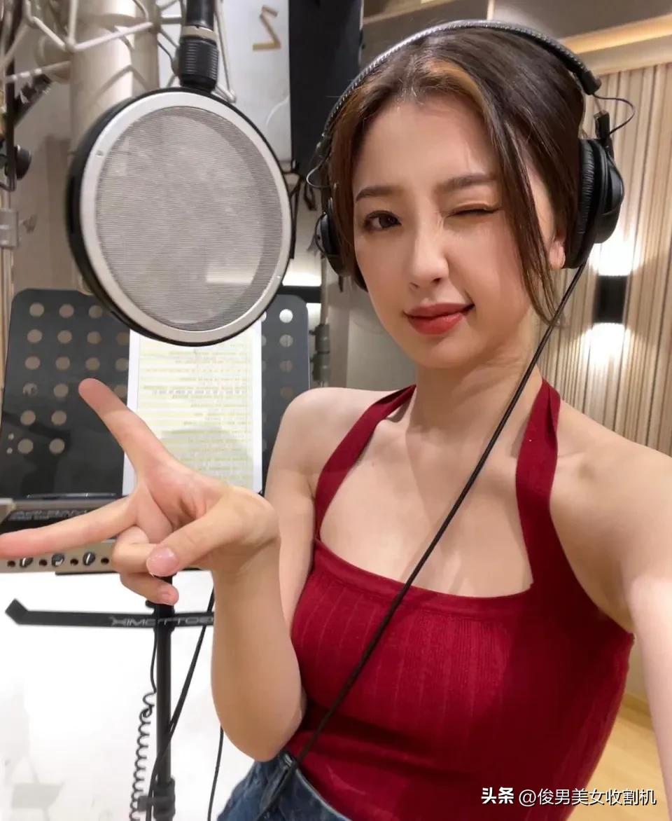 Popular actor Xiao Hua, idol Yu Shuxin - iNEWS