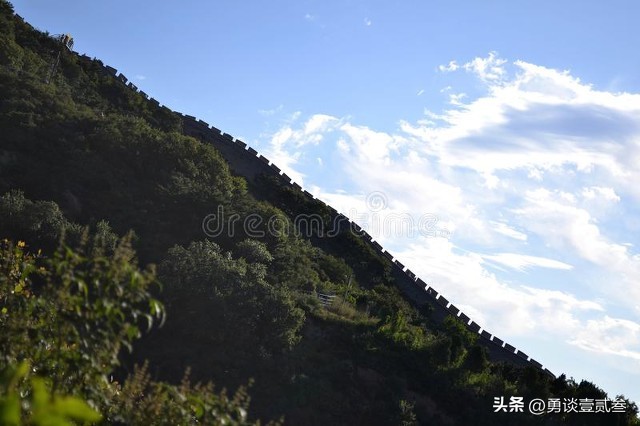 Meteorites falling from the sky? No, this time it's a frog! Explore the ...