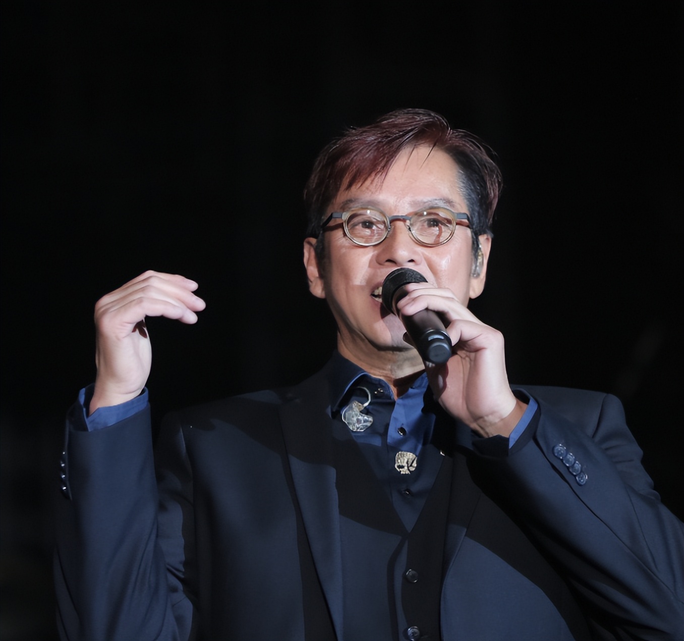 72-year-old Alan Tam fell ill unexpectedly, his face was haggard, and ...