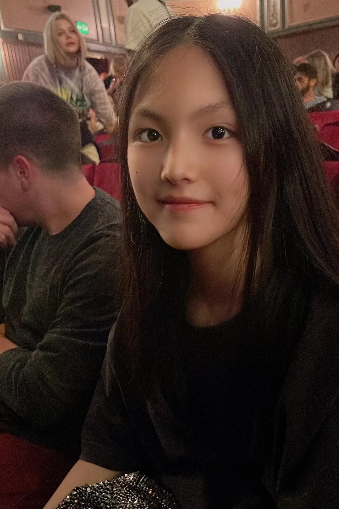 Li Xiang took his daughter to the opera, Wang Shiling, who had lost ...