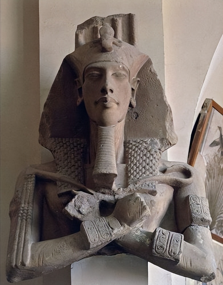 The Amarna period: How did the aesthetics of Egyptian art change? Why ...
